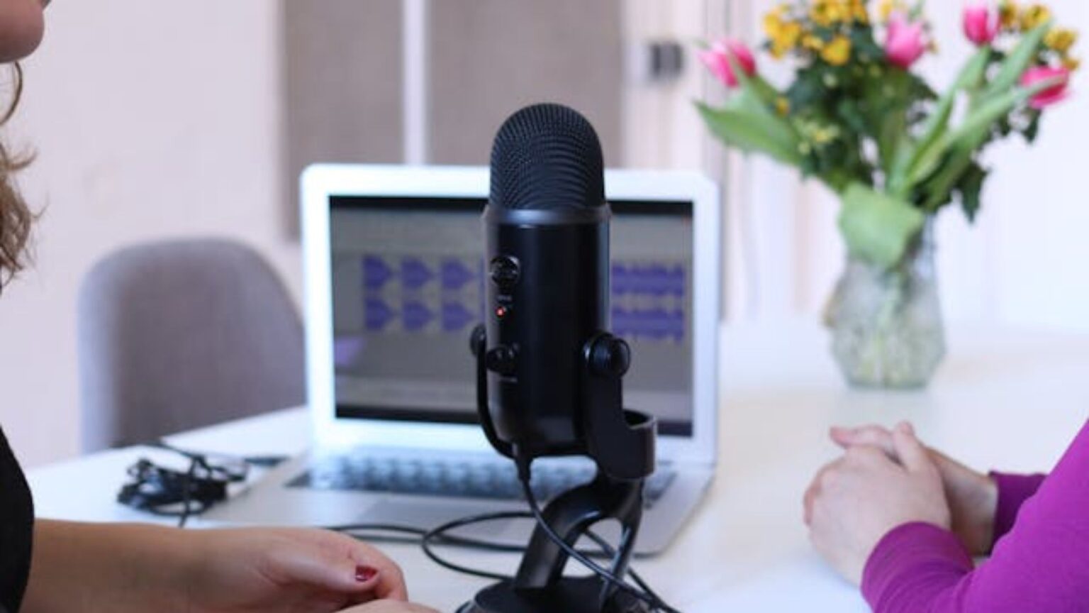 10 Best Podcasts for Learning English in 2026